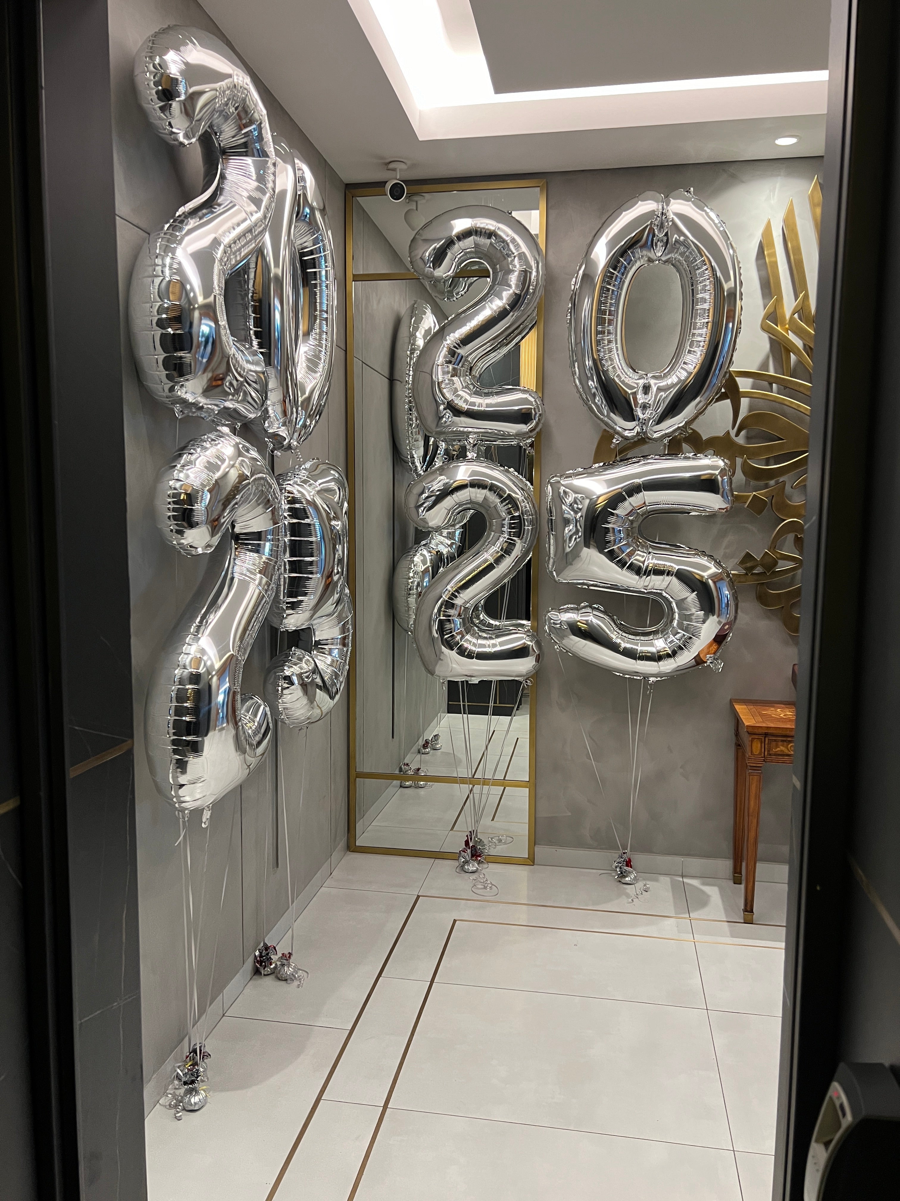 Giant 42 Inch Silver 2025 Balloon-N190S – Rahme Events